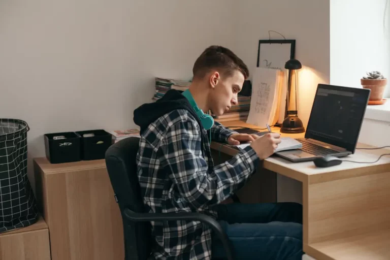 How to End a College Essay: Six Strategies | HelloCollege